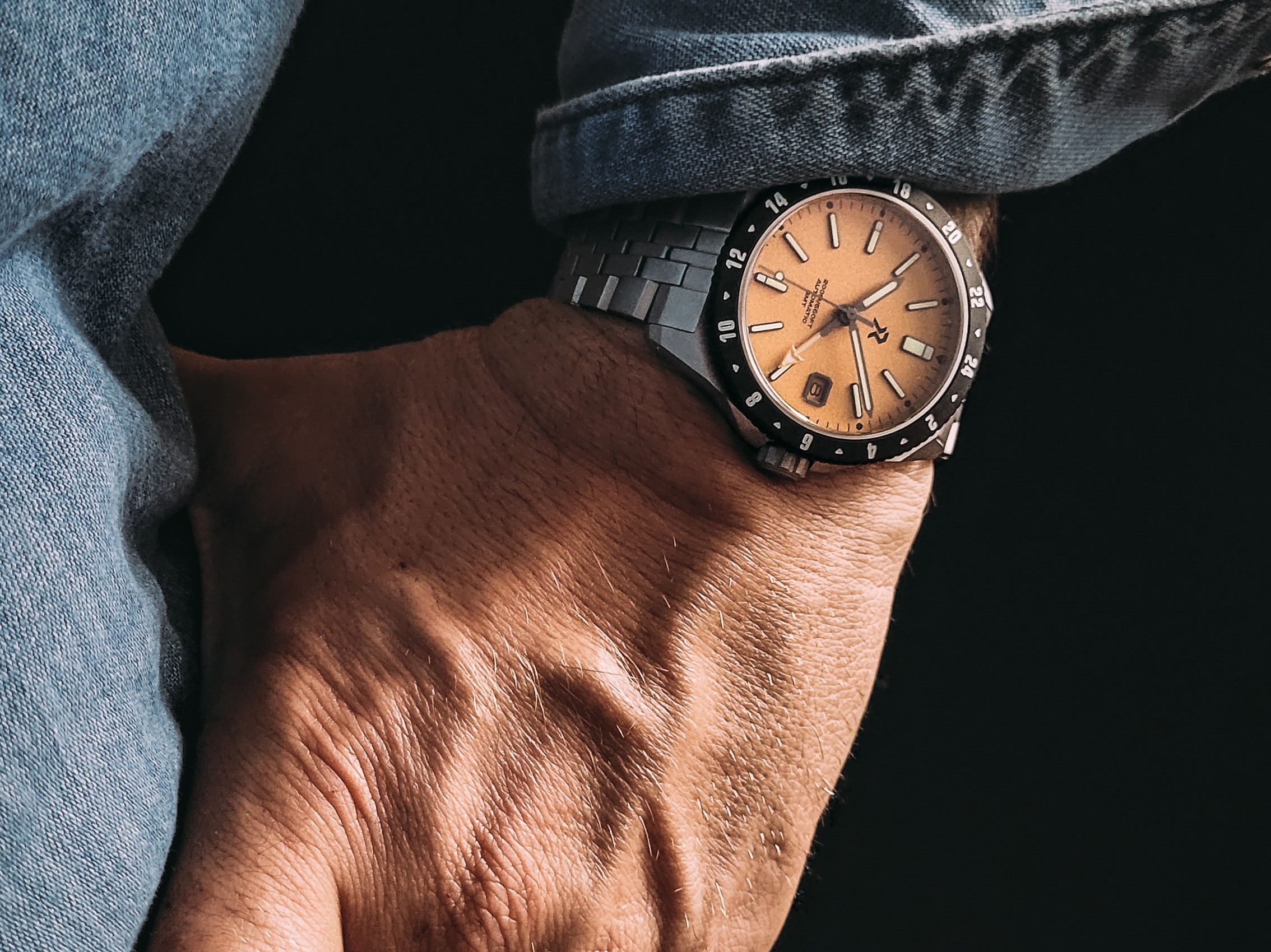 Off the Cuff: RZE Ascentus GMT - The Calibrated Wrist